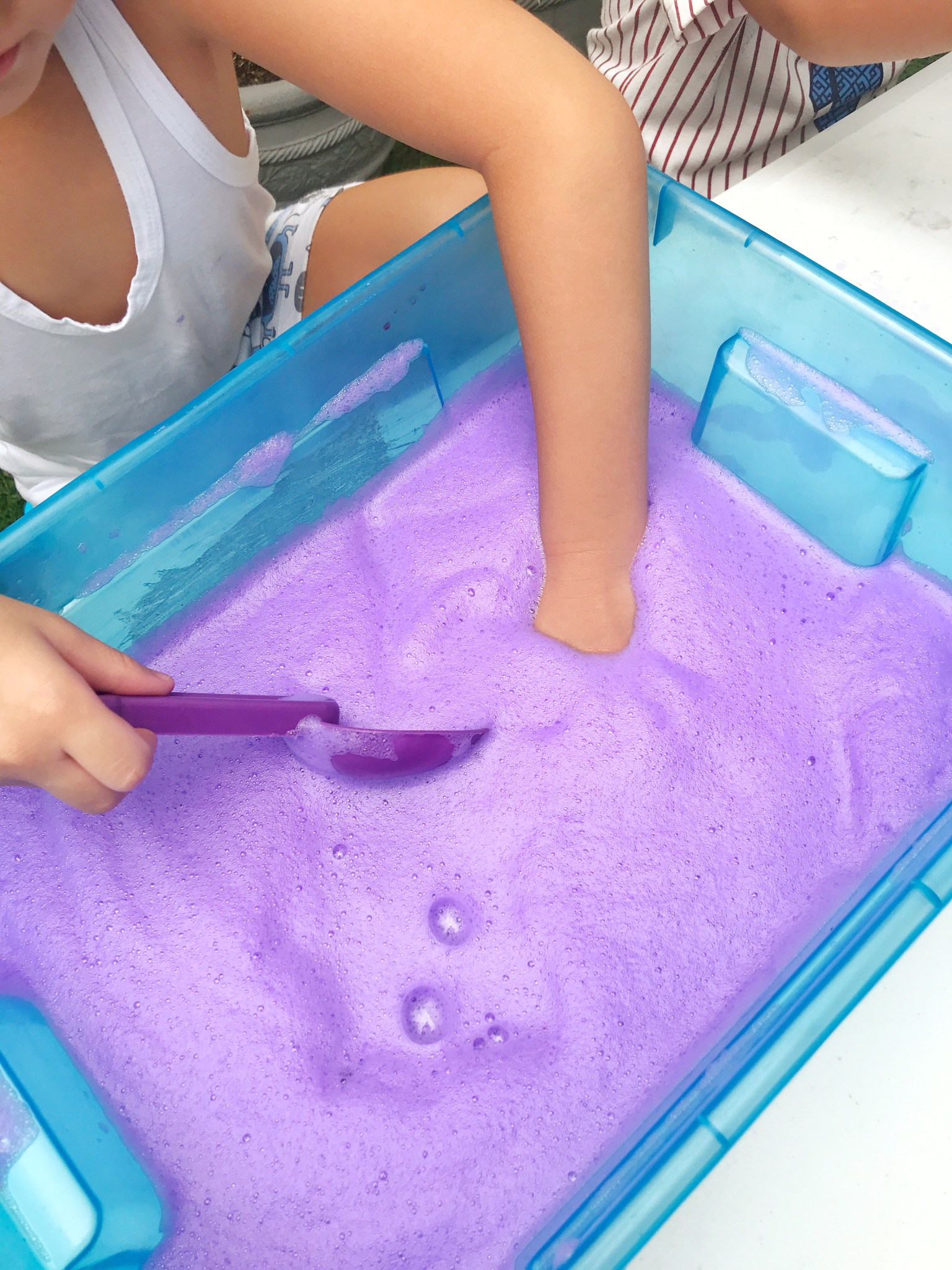 Sensory Play: Fun with Foam – Domestic Goddess Tonni