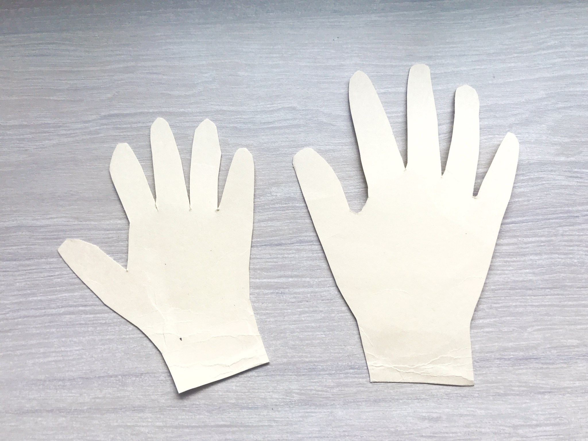 Cutting Nails – Domestic Goddess Tonni